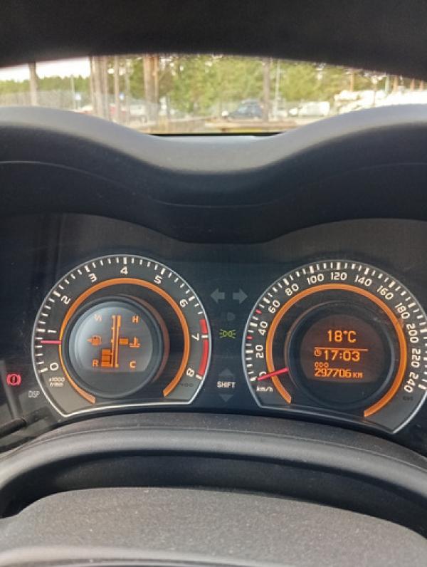 Pelēks Toyota Corolla 2012 Tallina, ar dzinēja tilpumu 1.60 L un nobraukumu 300 tūkst. km par 4000 €, foto 8 vietnē AUTOMOTO.COM.LV