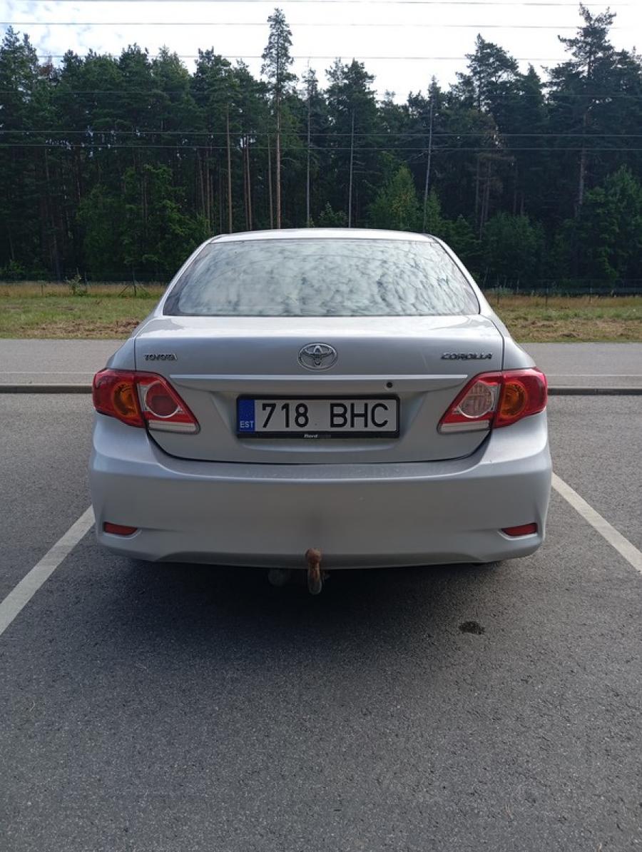 Grey Toyota Corolla 2012 in Tallinn, with an engine capacity of 1.60 L and mileage of 300 thousand km for 4000 €, photo 16 on AUTOMOTO.COM.LV