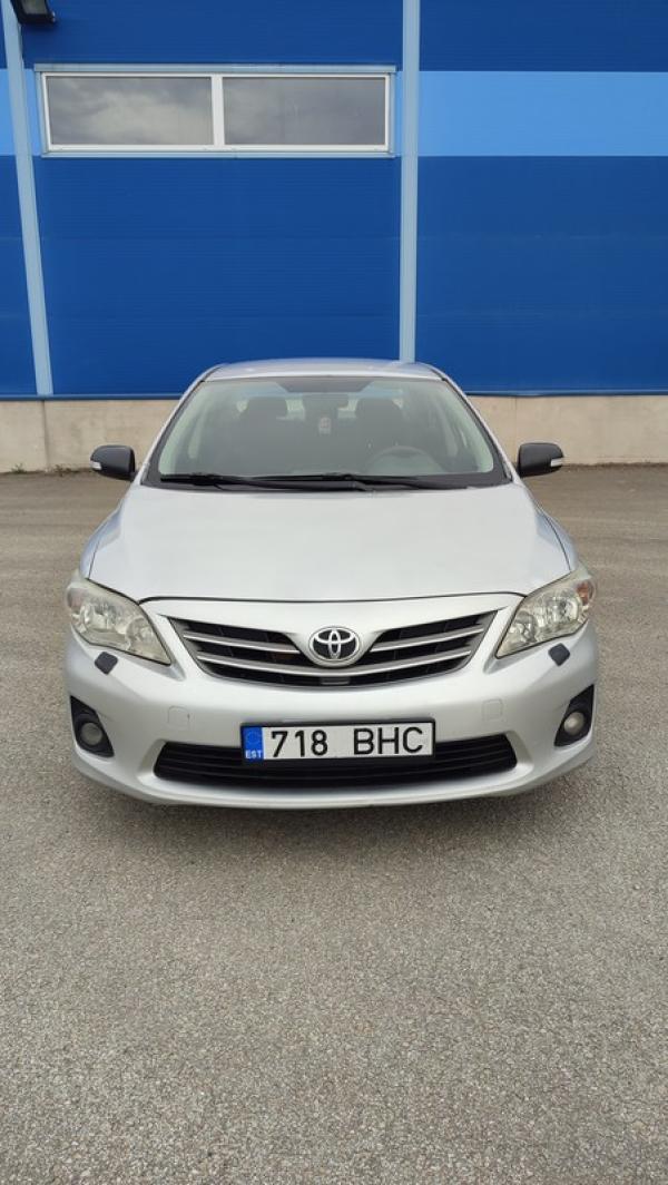 Grey Toyota Corolla 2012 in Tallinn, with an engine capacity of 1.60 L and mileage of 298 thousand km for 3300 €, photo 4 on AUTOMOTO.COM.LV