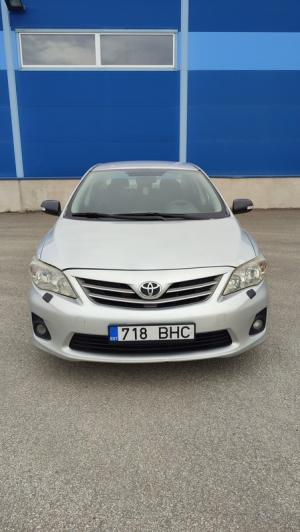 Grey Toyota Corolla 2012 in Tallinn, with an engine capacity of 1.60 L and mileage of 298 thousand km for 3300 €, photo 4 on AUTOMOTO.COM.LV