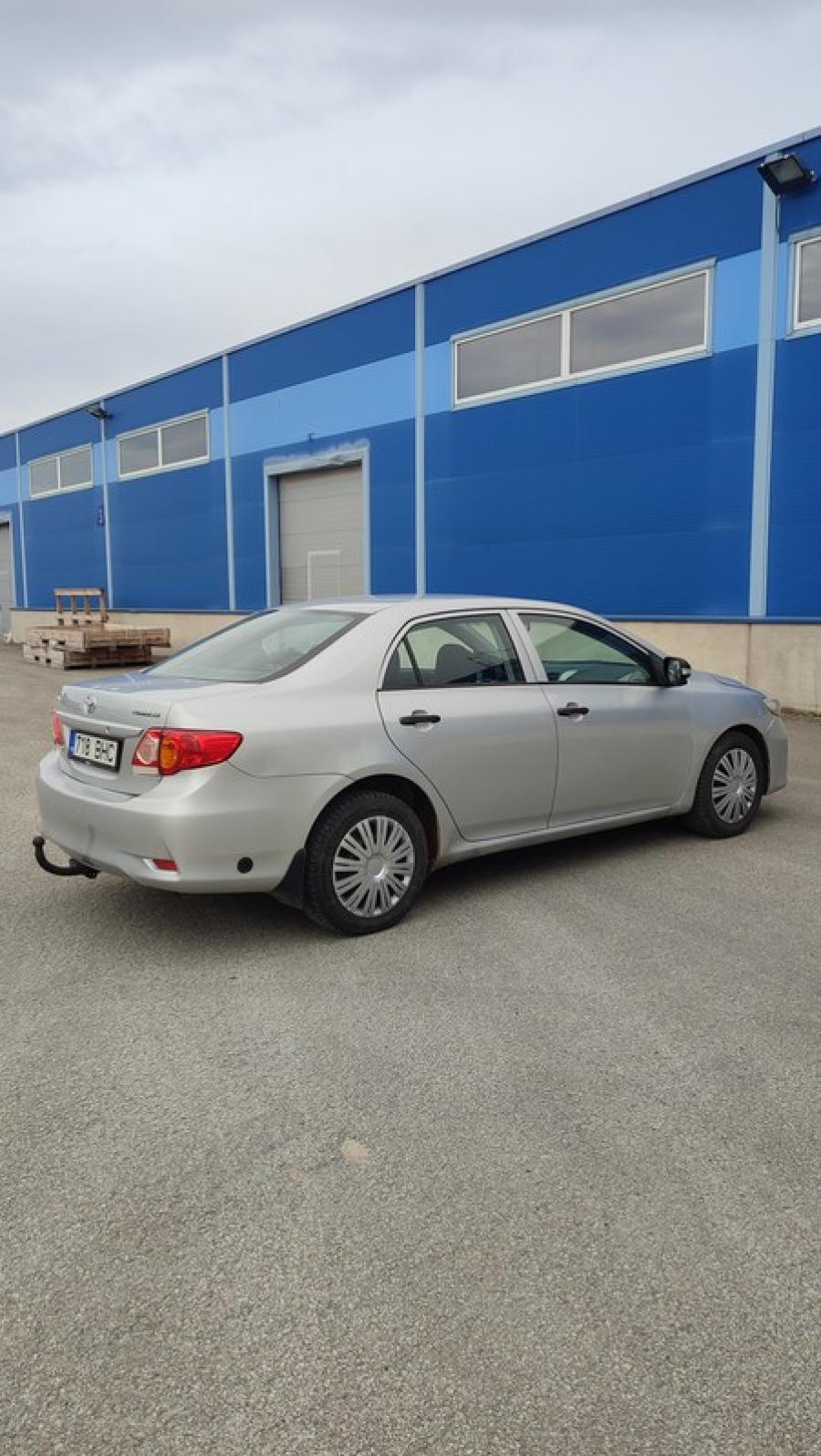 Grey Toyota Corolla 2012 in Tallinn, with an engine capacity of 1.60 L and mileage of 298 thousand km for 3300 €, photo 6 on AUTOMOTO.COM.LV
