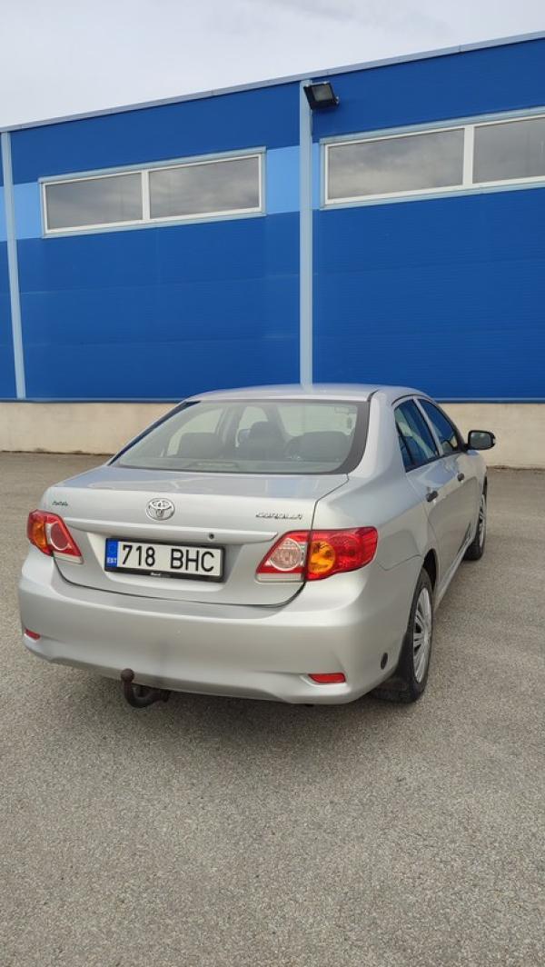 Grey Toyota Corolla 2012 in Tallinn, with an engine capacity of 1.60 L and mileage of 298 thousand km for 3300 €, photo 8 on AUTOMOTO.COM.LV