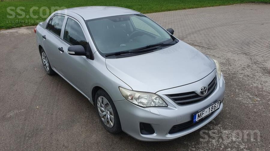 Pelēks Toyota Corolla 2012 Rīga, ar dzinēja tilpumu 1.60 L un nobraukumu 198 tūkst. km par 3400 €, foto 3 vietnē AUTOMOTO.COM.LV