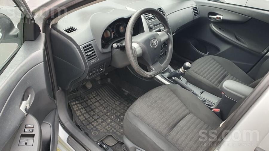 Pelēks Toyota Corolla 2012 Rīga, ar dzinēja tilpumu 1.60 L un nobraukumu 198 tūkst. km par 3400 €, foto 9 vietnē AUTOMOTO.COM.LV