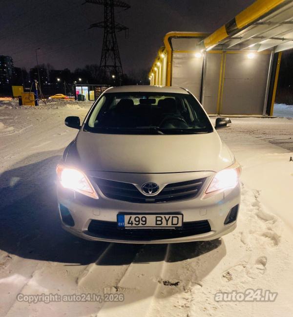 Pelēks Toyota Corolla 2013 Tallina, ar dzinēja tilpumu 1.40 L un nobraukumu 134 tūkst. km par 6500 €, foto 1 vietnē AUTOMOTO.COM.LV