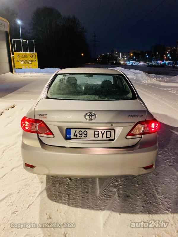Pelēks Toyota Corolla 2013 Tallina, ar dzinēja tilpumu 1.40 L un nobraukumu 134 tūkst. km par 6500 €, foto 6 vietnē AUTOMOTO.COM.LV