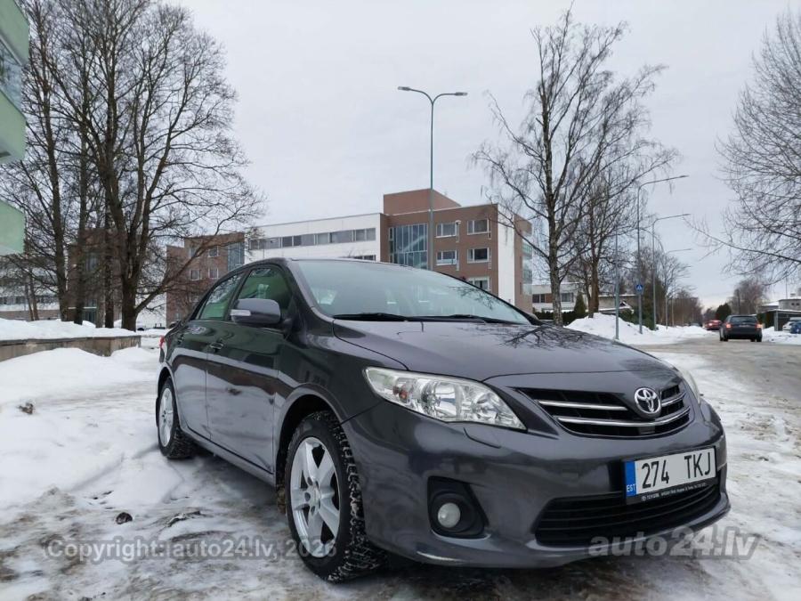 Grey Toyota Corolla 2013 in Tallinn, with an engine capacity of 1.60 L and mileage of 172 thousand km for 4000 €, photo 1 on AUTOMOTO.COM.LV