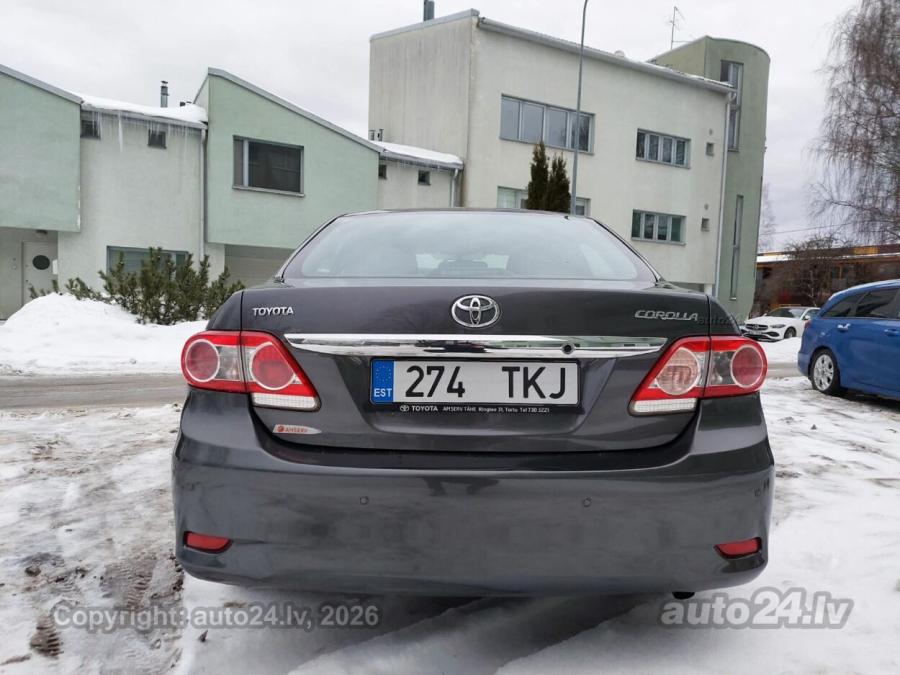 Grey Toyota Corolla 2013 in Tallinn, with an engine capacity of 1.60 L and mileage of 172 thousand km for 4000 €, photo 4 on AUTOMOTO.COM.LV