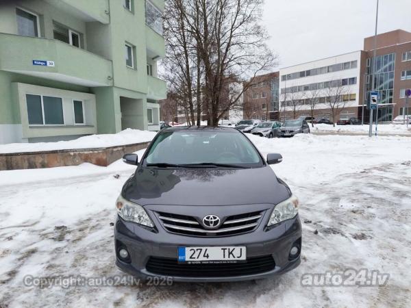 Pelēks Toyota Corolla 2013 Tallina, ar dzinēja tilpumu 1.60 L un nobraukumu 172 tūkst. km par 4000 €, foto 5 vietnē AUTOMOTO.COM.LV