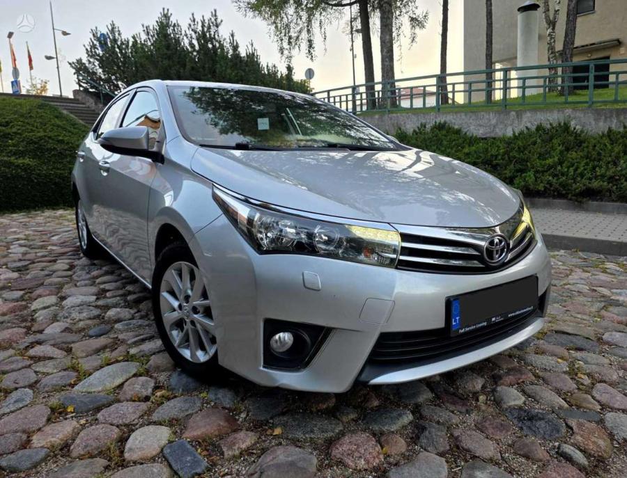 Grey Toyota Corolla 2013 in Utena, with an engine capacity of 1.60 L and mileage of 167 thousand km for 6700 €, photo 1 on AUTOMOTO.COM.LV