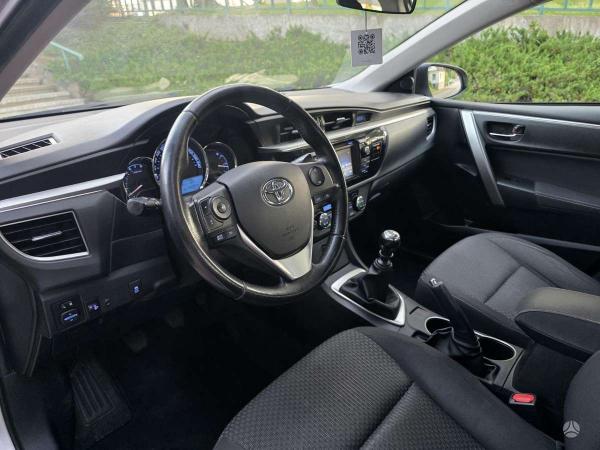 Grey Toyota Corolla 2013 in Utena, with an engine capacity of 1.60 L and mileage of 167 thousand km for 6700 €, photo 7 on AUTOMOTO.COM.LV