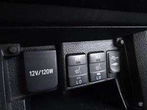 Grey Toyota Corolla 2013 in Utena, with an engine capacity of 1.60 L and mileage of 167 thousand km for 6700 €, photo 17 on AUTOMOTO.COM.LV