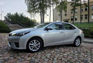 Grey Toyota Corolla 2013 in Utena, with an engine capacity of 1.60 L and mileage of 167 thousand km for 6700 €, photo 19 on AUTOMOTO.COM.LV