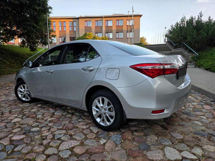 Grey Toyota Corolla 2013 in Utena, with an engine capacity of 1.60 L and mileage of 167 thousand km for 6700 €, photo 20 on AUTOMOTO.COM.LV