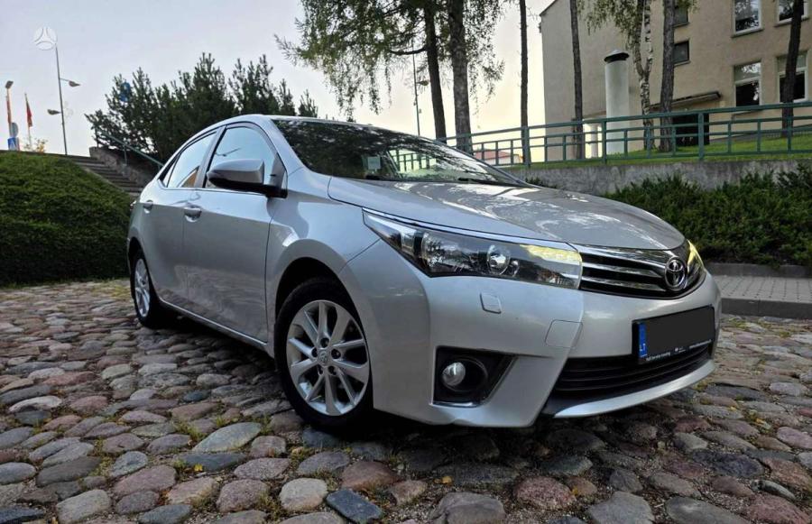 Grey Toyota Corolla 2013 in Utena, with an engine capacity of 1.60 L and mileage of 167 thousand km for 6700 €, photo 23 on AUTOMOTO.COM.LV