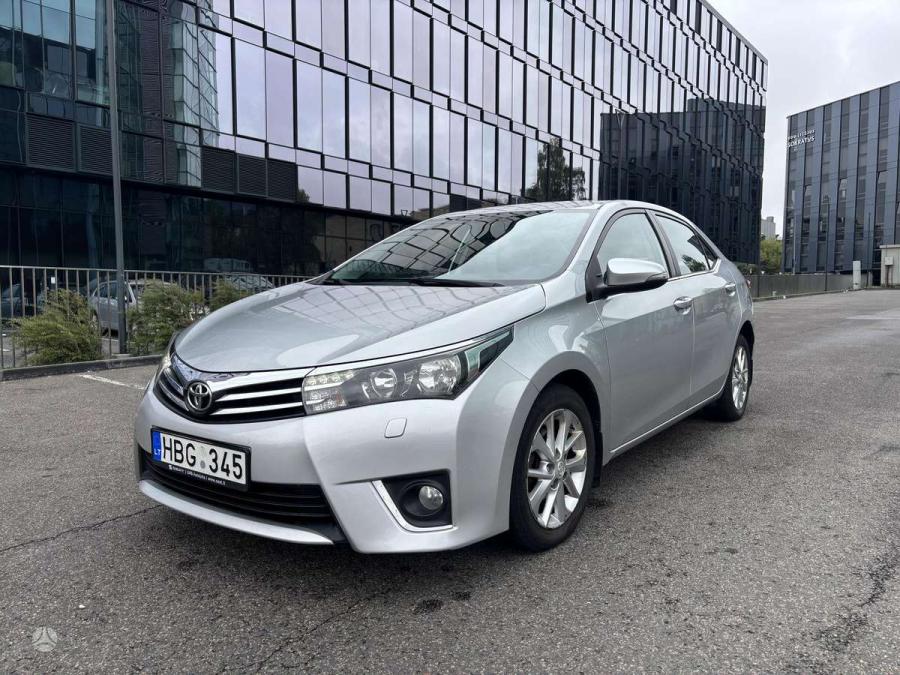 Grey Toyota Corolla 2013 in Vilnius, with an engine capacity of 1.60 L and mileage of 165 thousand km for 7300 €, photo 1 on AUTOMOTO.COM.LV