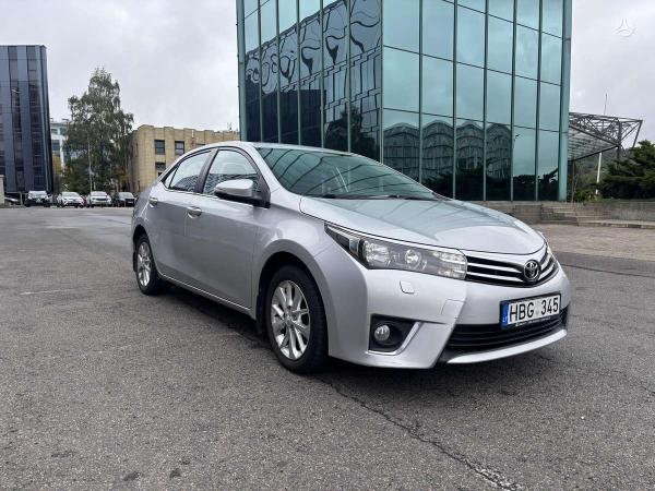 Grey Toyota Corolla 2013 in Vilnius, with an engine capacity of 1.60 L and mileage of 165 thousand km for 7300 €, photo 3 on AUTOMOTO.COM.LV