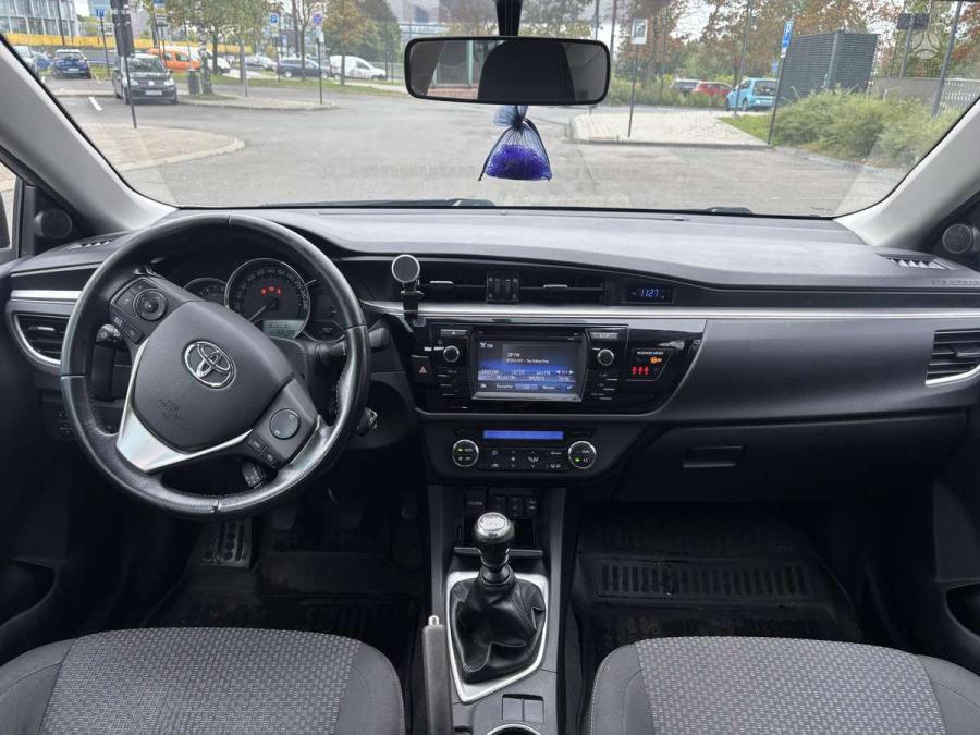 Grey Toyota Corolla 2013 in Vilnius, with an engine capacity of 1.60 L and mileage of 165 thousand km for 7300 €, photo 8 on AUTOMOTO.COM.LV