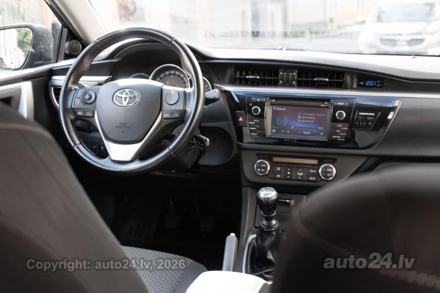 Grey Toyota Corolla 2013 in Tallinn, with an engine capacity of 1.60 L and mileage of 197 thousand km for 6500 €, photo 8 on AUTOMOTO.COM.LV