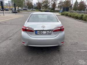 Grey Toyota Corolla 2013 in Vilnius, with an engine capacity of 1.60 L and mileage of 165 thousand km for 6600 €, photo 6 on AUTOMOTO.COM.LV