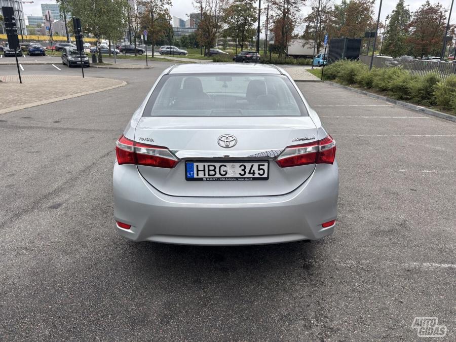 Grey Toyota Corolla 2013 in Vilnius, with an engine capacity of 1.60 L and mileage of 165 thousand km for 6600 €, photo 6 on AUTOMOTO.COM.LV