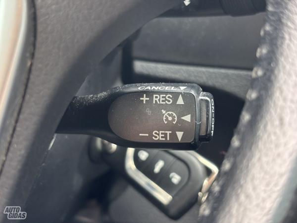 Pelēks Toyota Corolla 2013 Viļņa, ar dzinēja tilpumu 1.60 L un nobraukumu 165 tūkst. km par 6600 €, foto 8 vietnē AUTOMOTO.COM.LV