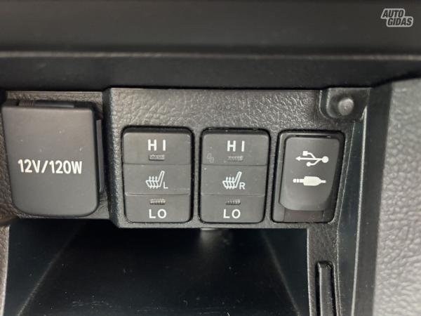 Pelēks Toyota Corolla 2013 Viļņa, ar dzinēja tilpumu 1.60 L un nobraukumu 165 tūkst. km par 6600 €, foto 9 vietnē AUTOMOTO.COM.LV