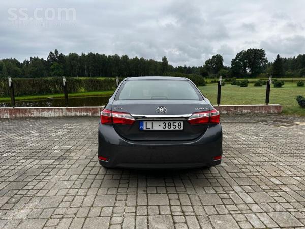 Grey Toyota Corolla 2014 in Riga, with an engine capacity of 1.60 L and mileage of 181 thousand km for 8400 €, photo 6 on AUTOMOTO.COM.LV