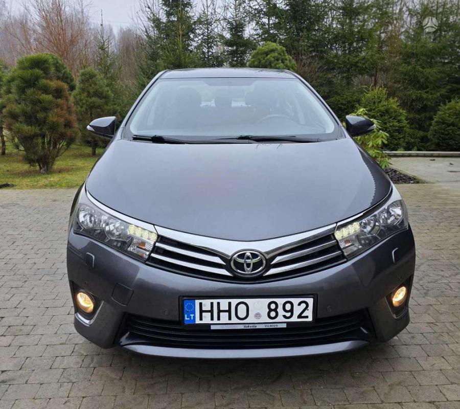 Pelēks Toyota Corolla 2014 Utena, ar dzinēja tilpumu 1.60 L un nobraukumu 109 tūkst. km par 8600 €, foto 5 vietnē AUTOMOTO.COM.LV