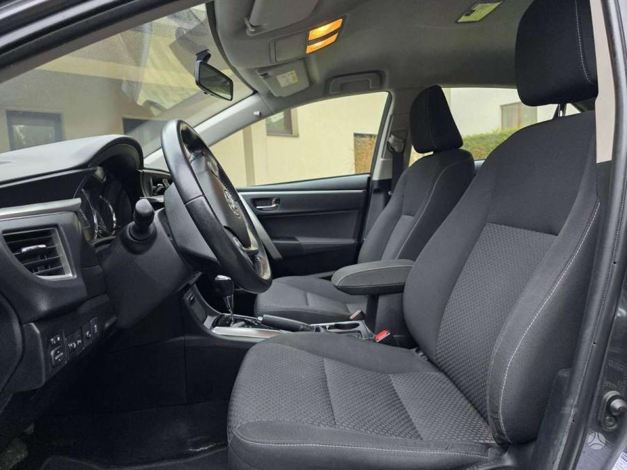 Pelēks Toyota Corolla 2014 Utena, ar dzinēja tilpumu 1.60 L un nobraukumu 109 tūkst. km par 8600 €, foto 7 vietnē AUTOMOTO.COM.LV