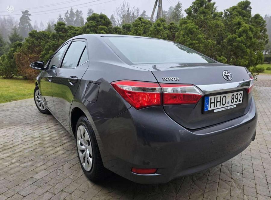 Pelēks Toyota Corolla 2014 Utena, ar dzinēja tilpumu 1.60 L un nobraukumu 109 tūkst. km par 8600 €, foto 21 vietnē AUTOMOTO.COM.LV