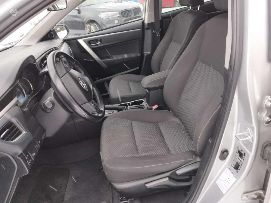 Grey Toyota Corolla 2014 in Utena, with an engine capacity of 1.60 L and mileage of 240 thousand km for 7350 €, photo 3 on AUTOMOTO.COM.LV