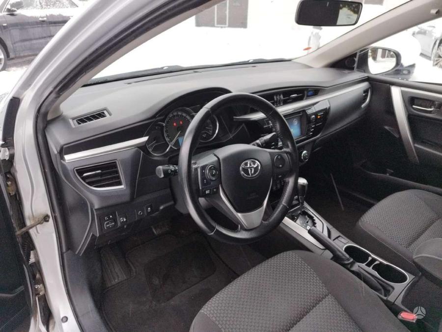 Grey Toyota Corolla 2014 in Utena, with an engine capacity of 1.60 L and mileage of 240 thousand km for 7350 €, photo 4 on AUTOMOTO.COM.LV
