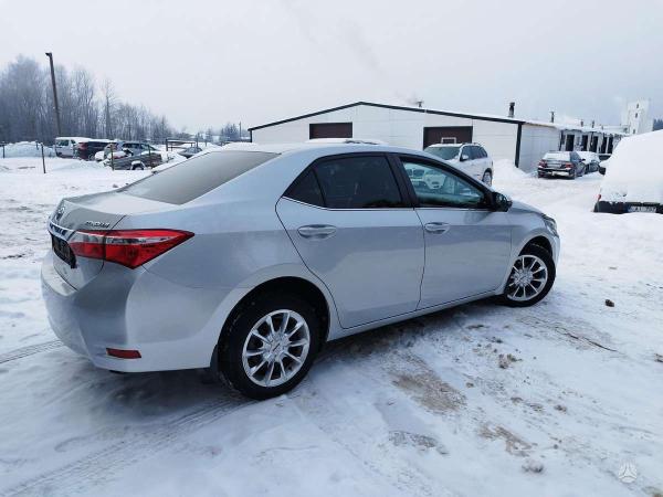 Pelēks Toyota Corolla 2014 Utena, ar dzinēja tilpumu 1.60 L un nobraukumu 240 tūkst. km par 7100 €, foto 3 vietnē AUTOMOTO.COM.LV
