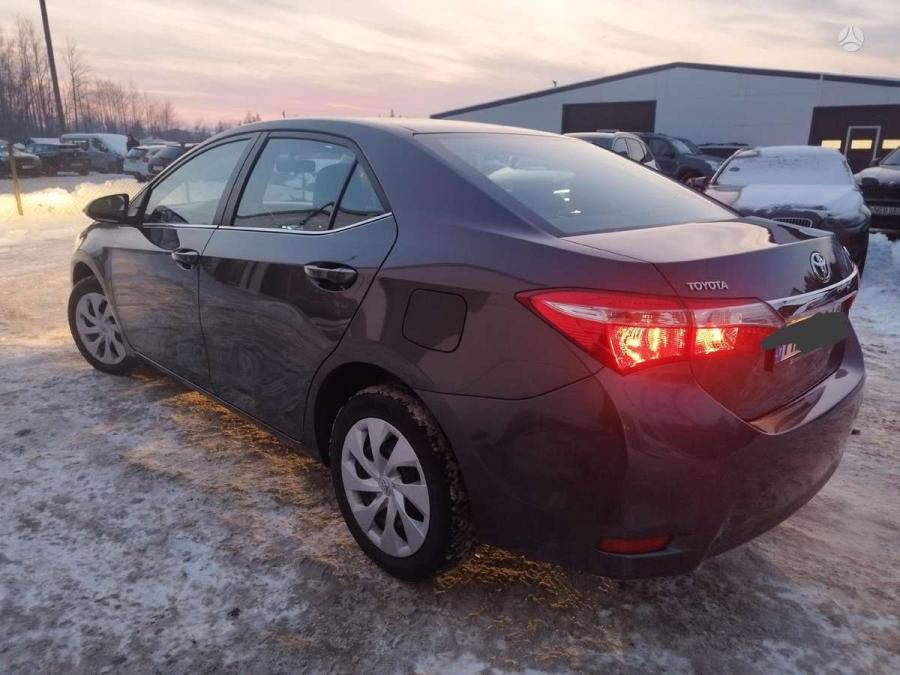 Pelēks Toyota Corolla 2014 Utena, ar dzinēja tilpumu 1.60 L un nobraukumu 128 tūkst. km par 6900 €, foto 4 vietnē AUTOMOTO.COM.LV