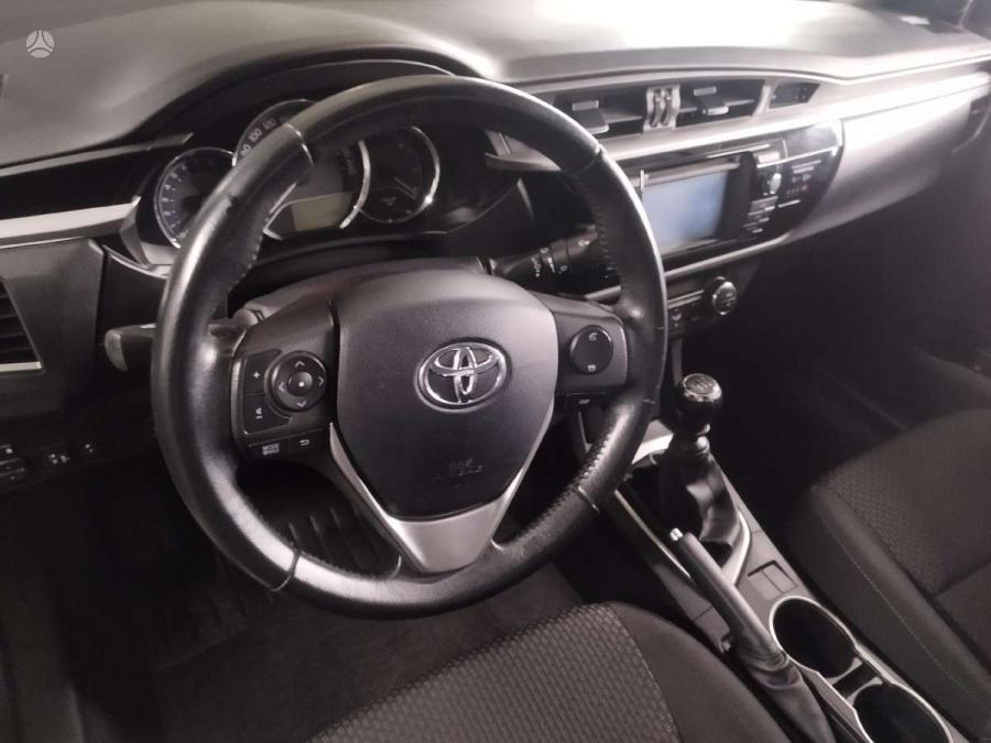 Pelēks Toyota Corolla 2014 Utena, ar dzinēja tilpumu 1.60 L un nobraukumu 128 tūkst. km par 6900 €, foto 6 vietnē AUTOMOTO.COM.LV