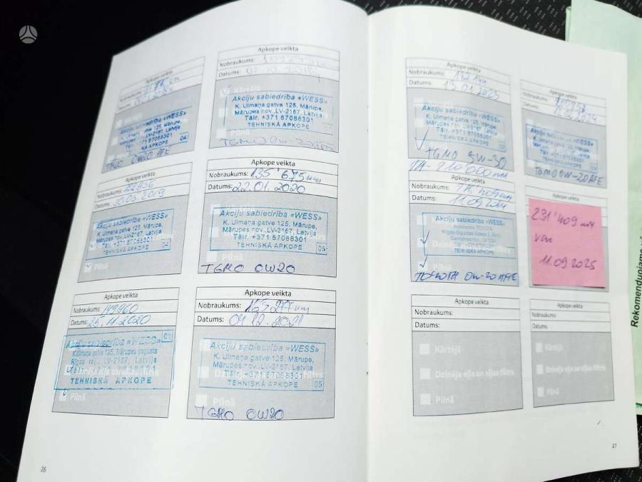 Grey Toyota Corolla 2014 in Utena, with an engine capacity of 1.60 L and mileage of 240 thousand km for 6900 €, photo 11 on AUTOMOTO.COM.LV