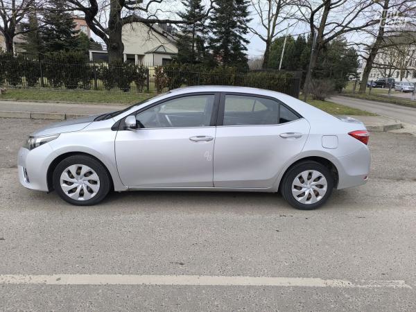 Pelēks Toyota Corolla 2014 Kauņa, ar dzinēja tilpumu 1.40 L un nobraukumu 234 tūkst. km par 7750 €, foto 4 vietnē AUTOMOTO.COM.LV