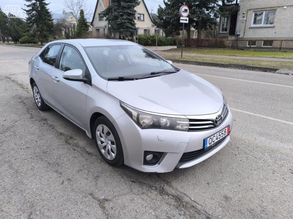 Grey Toyota Corolla 2014 in Kaunas, with an engine capacity of 1.40 L and mileage of 234 thousand km for 7750 €, photo 3 on AUTOMOTO.COM.LV