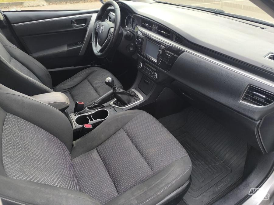 Grey Toyota Corolla 2014 in Kaunas, with an engine capacity of 1.40 L and mileage of 234 thousand km for 7750 €, photo 11 on AUTOMOTO.COM.LV