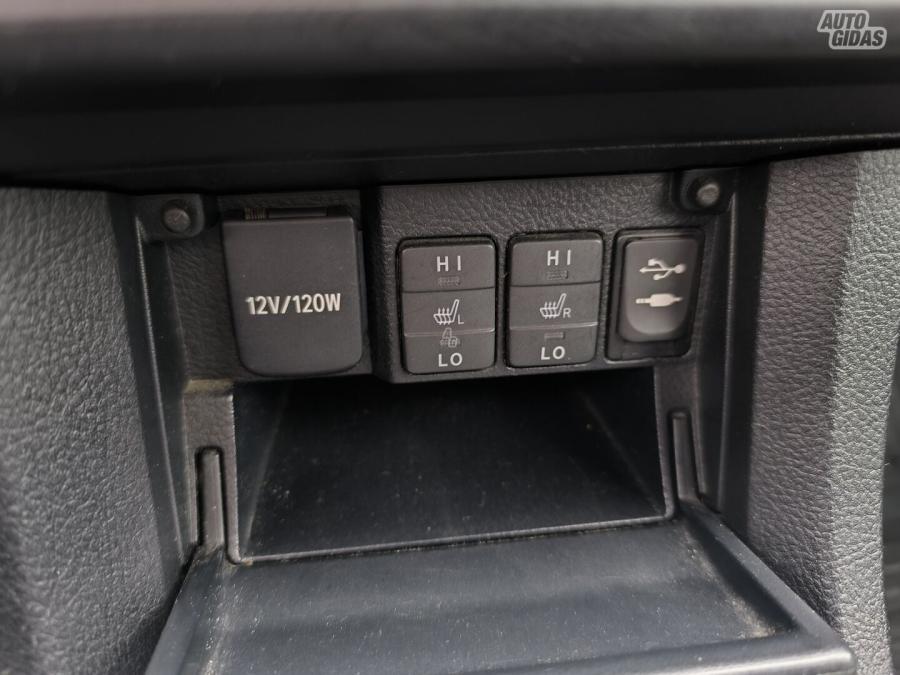 Grey Toyota Corolla 2014 in Kaunas, with an engine capacity of 1.40 L and mileage of 234 thousand km for 7750 €, photo 14 on AUTOMOTO.COM.LV