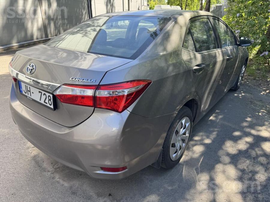 Pelēks Toyota Corolla 2014 Rīga, ar dzinēja tilpumu 1.60 L un nobraukumu 272 tūkst. km par 5790 €, foto 3 vietnē AUTOMOTO.COM.LV