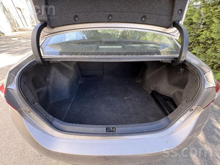 Pelēks Toyota Corolla 2014 Rīga, ar dzinēja tilpumu 1.60 L un nobraukumu 272 tūkst. km par 5790 €, foto 6 vietnē AUTOMOTO.COM.LV