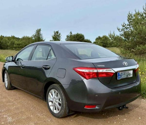 Pelēks Toyota Corolla 2014 Palanga, ar dzinēja tilpumu 1.60 L un nobraukumu 232 tūkst. km par 5700 €, foto 5 vietnē AUTOMOTO.COM.LV