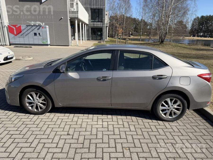 Pelēks Toyota Corolla 2014 Rīga, ar dzinēja tilpumu 1.60 L un nobraukumu 289 tūkst. km par 4900 €, foto 3 vietnē AUTOMOTO.COM.LV