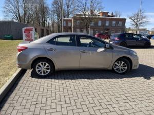 Pelēks Toyota Corolla 2014 Rīga, ar dzinēja tilpumu 1.60 L un nobraukumu 289 tūkst. km par 4900 €, foto 5 vietnē AUTOMOTO.COM.LV
