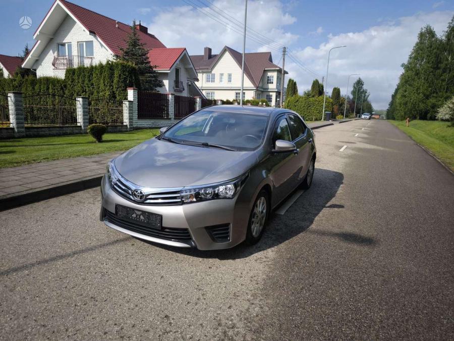 Grey Toyota Corolla 2014 in Salcininkai, with an engine capacity of 1.36 L and mileage of 170 thousand km for 5900 €, photo 1 on AUTOMOTO.COM.LV