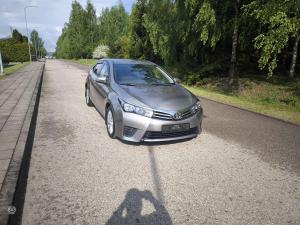 Grey Toyota Corolla 2014 in Salcininkai, with an engine capacity of 1.36 L and mileage of 170 thousand km for 5900 €, photo 4 on AUTOMOTO.COM.LV