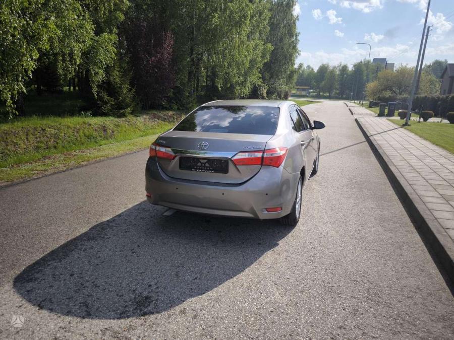 Grey Toyota Corolla 2014 in Salcininkai, with an engine capacity of 1.36 L and mileage of 170 thousand km for 5900 €, photo 9 on AUTOMOTO.COM.LV