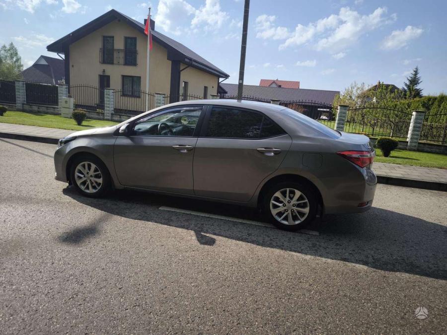 Grey Toyota Corolla 2014 in Salcininkai, with an engine capacity of 1.36 L and mileage of 170 thousand km for 5900 €, photo 12 on AUTOMOTO.COM.LV